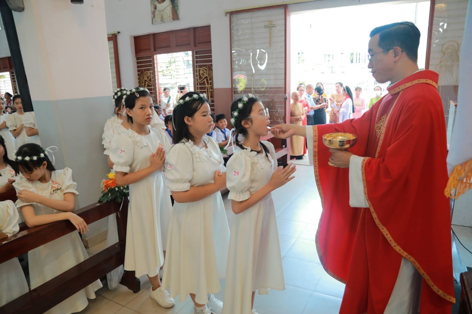 Thánh lễ Thêm Sức tại giáo xứ Thánh Nguyễn Duy Khang - Thủ Đức